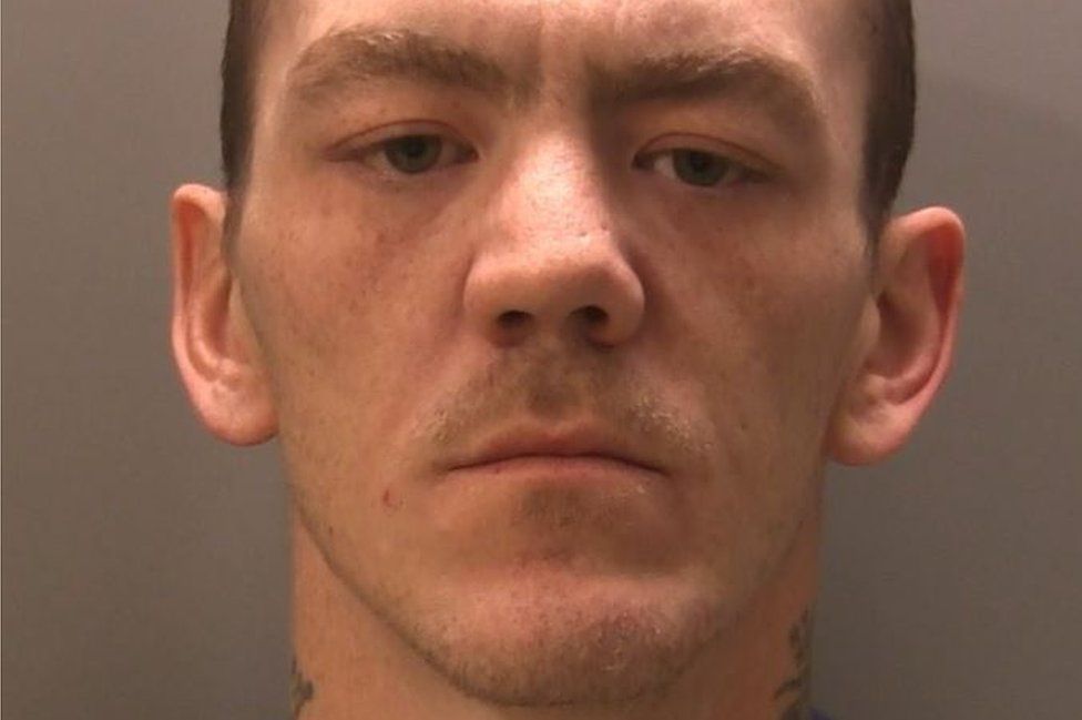 Father guilty of murdering four-month-old Dallas Kelly - BBC News