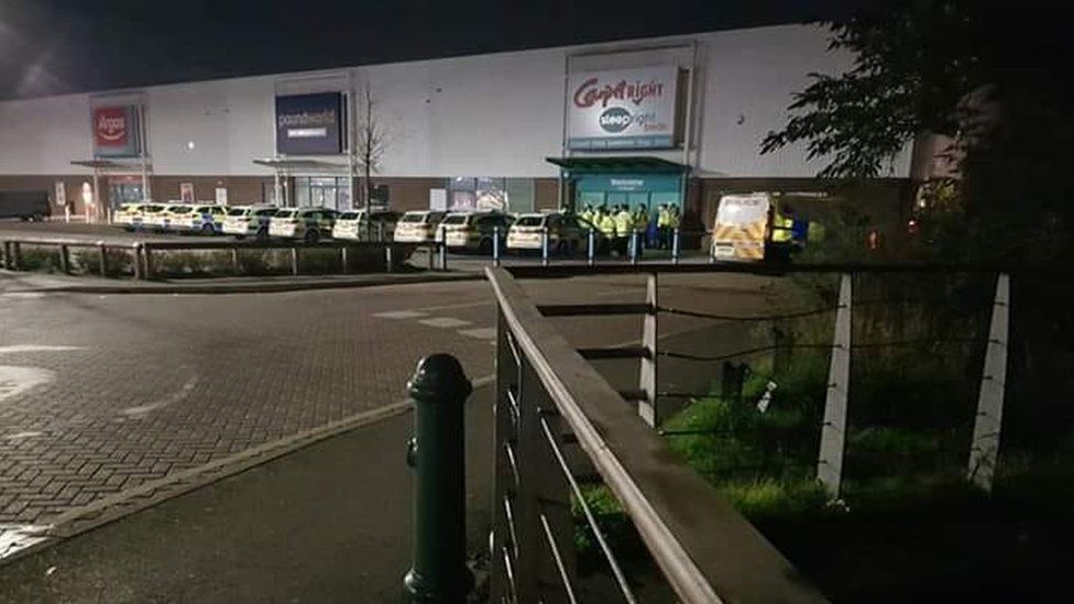 Strood warehouse rave 'with over 1,000 people' dispersed - BBC News