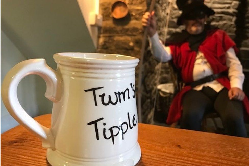 Cwrdd â Twm Siôn Cati Tregaron - BBC Cymru Fyw