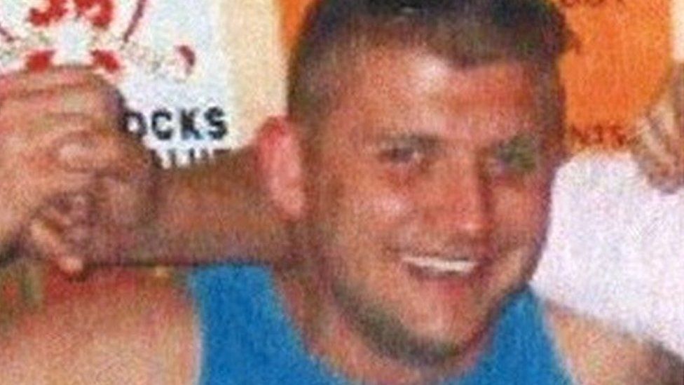 Missing Scott Fletcher's family 'living a nightmare' - BBC News