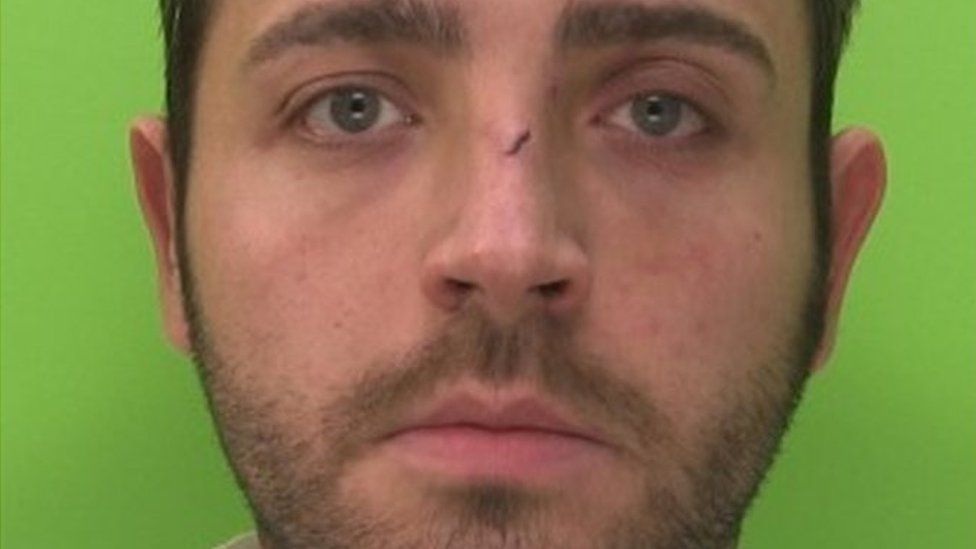 Robert Munce jailed over fatal car crash on A1 near Newark - BBC News