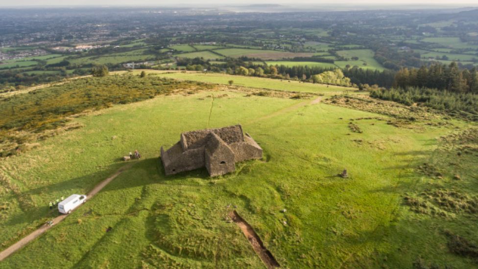 Hellfire club: Dublin dig uncovers ancient artwork - BBC News