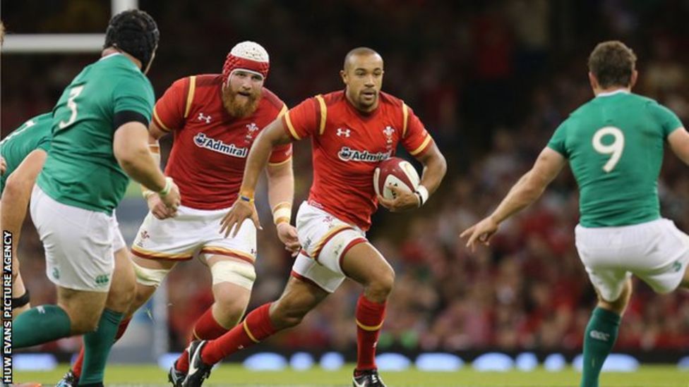 Eli Walker: Wales & Ospreys wing retires from rugby at 25 - BBC Sport