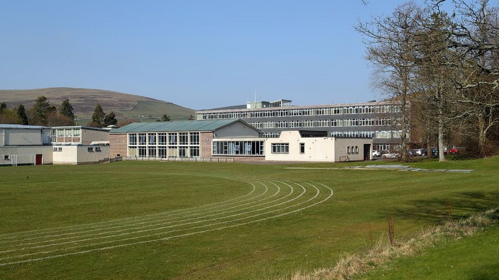 Galashiels Academy: New secondary school plans move forward - BBC News