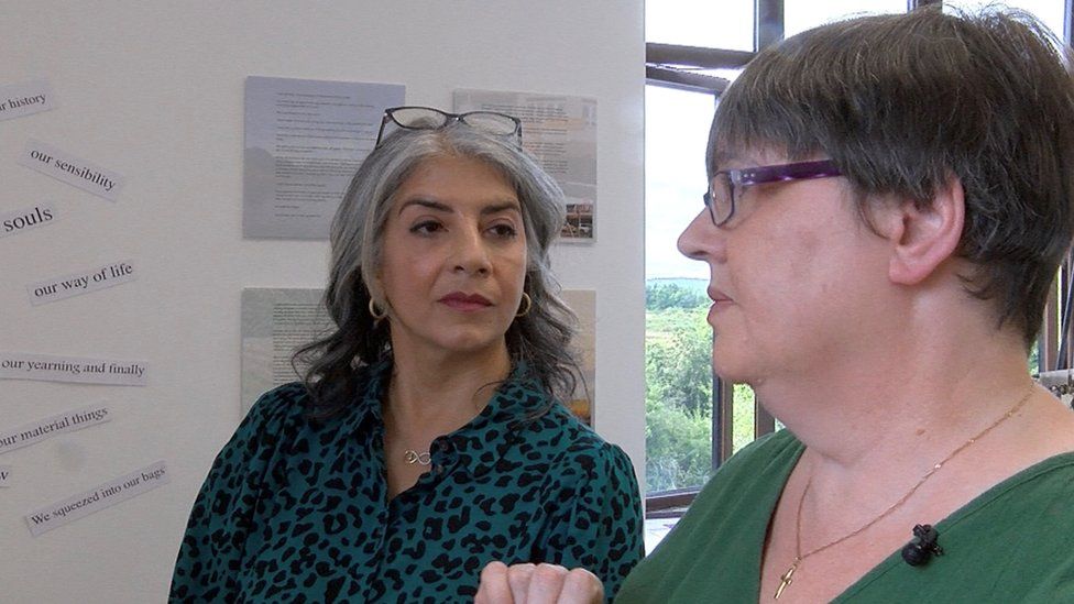 Greenham Common exhibition tells Ugandan Asian refugees' stories - BBC News