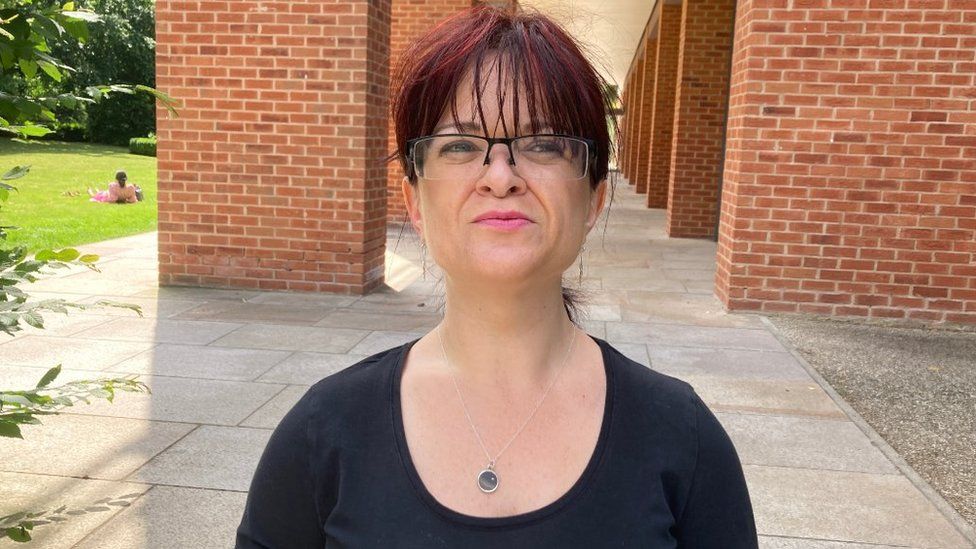 'Pobl ag anableddau'n cael eu sarhau'n ddi-baid' - BBC Cymru Fyw