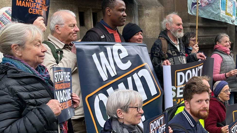 Harwell VMIC: New vaccine centre sold to company - BBC News