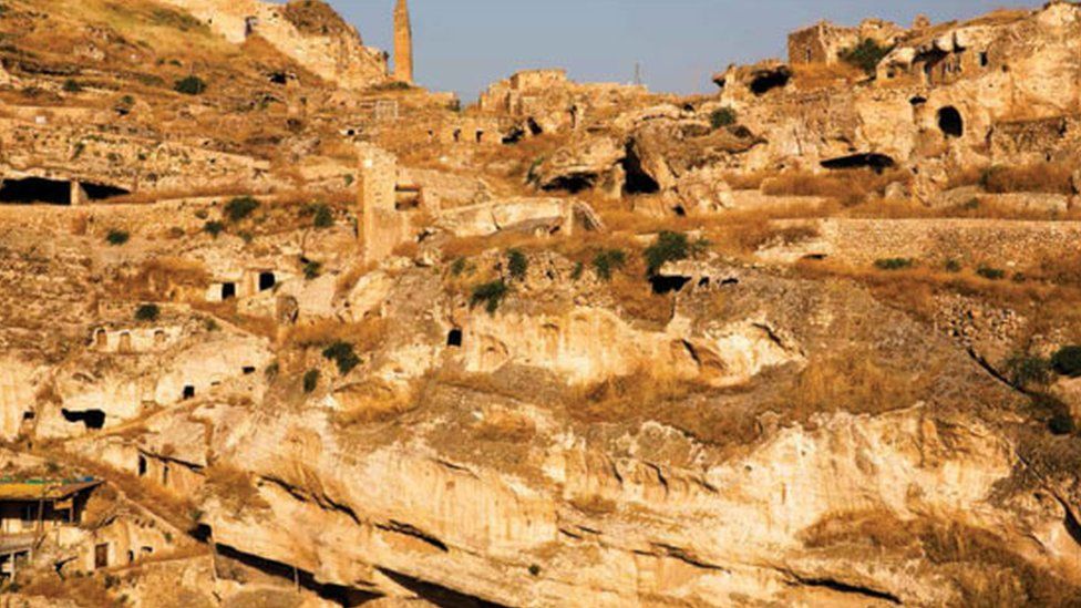 Hasankeyf: Ancient town in Turkey faces dam flood - BBC News