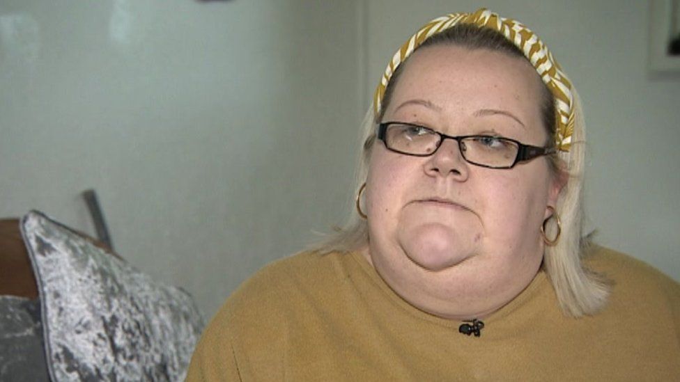 Walsall: Mum's flashbacks over hospital stillbirth trauma - BBC News