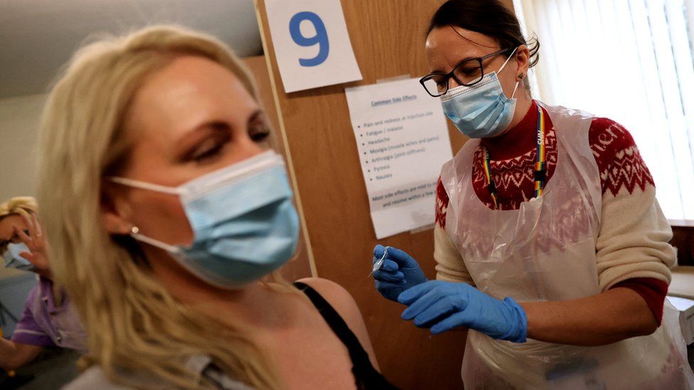 Covid: More young people getting booster jabs in Norfolk - BBC News