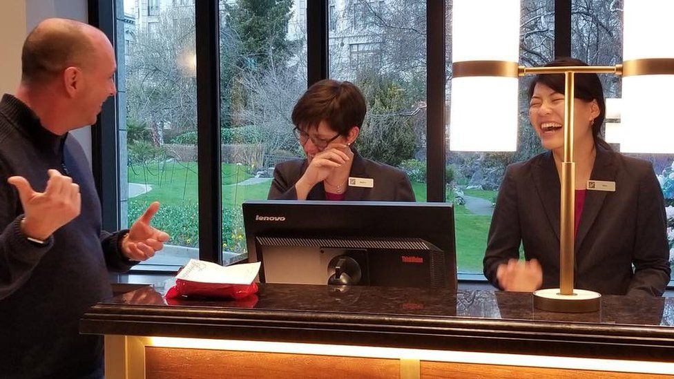 Hotel forgives guest whose room was trashed by hungry seagulls - BBC News