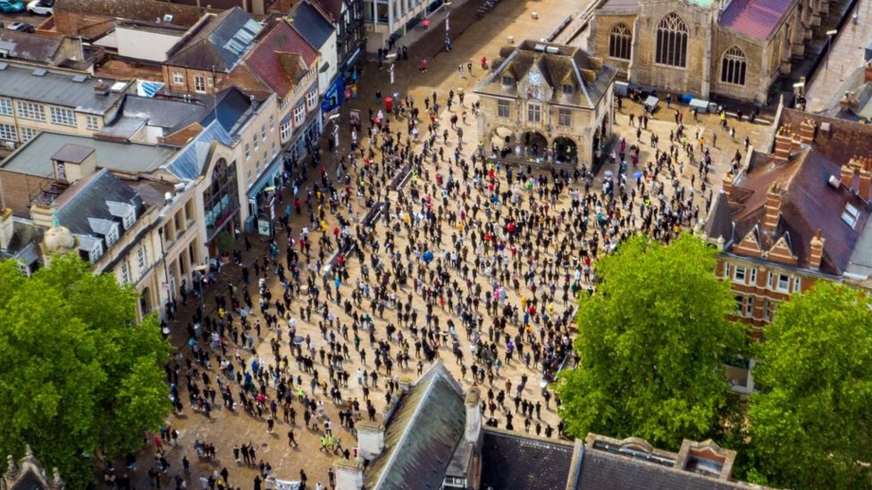 Black Lives Matter: Hundreds attend protest in Peterborough - BBC News