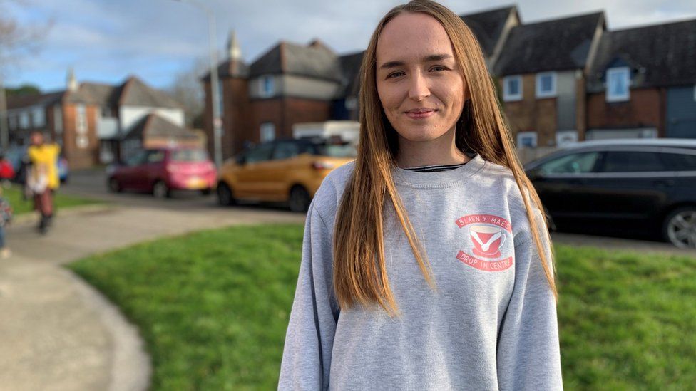 Rhoi 'llais a hyder i gymuned Blaen-y-maes' - BBC Cymru Fyw