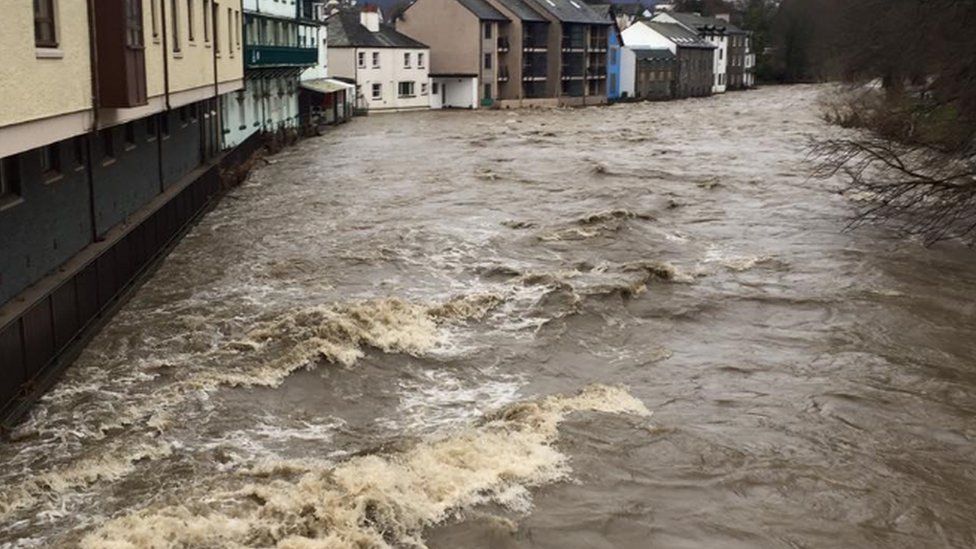 Storm Eva brings fresh flooding fears for Cumbria - BBC News