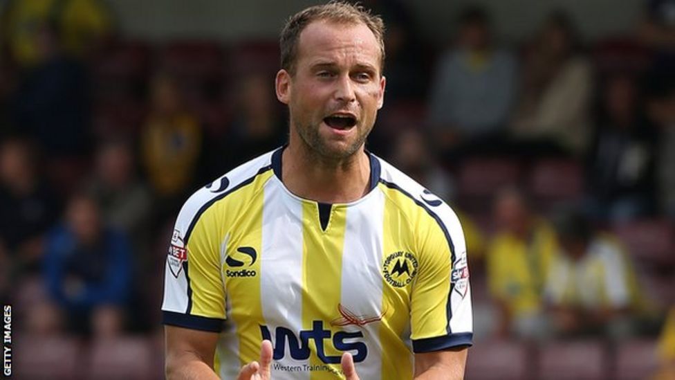 Kevin Nicholson: Torquay United boss to keep faith with squad - BBC Sport