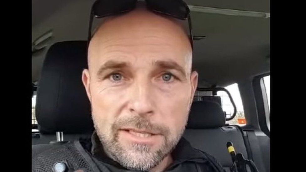 Singing policeman Tim Jones's Rocky Horror video goes viral - BBC News