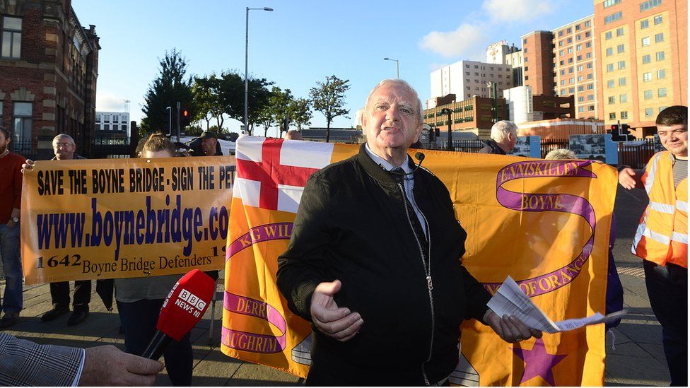 Protest staged to 'save Belfast's Boyne Bridge' - BBC News