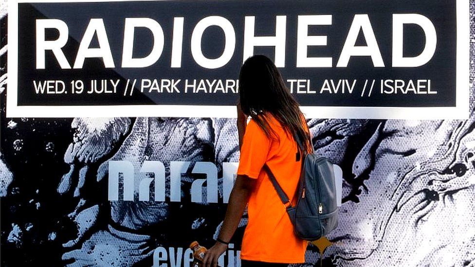 Radiohead defy critics to play Israel - BBC News