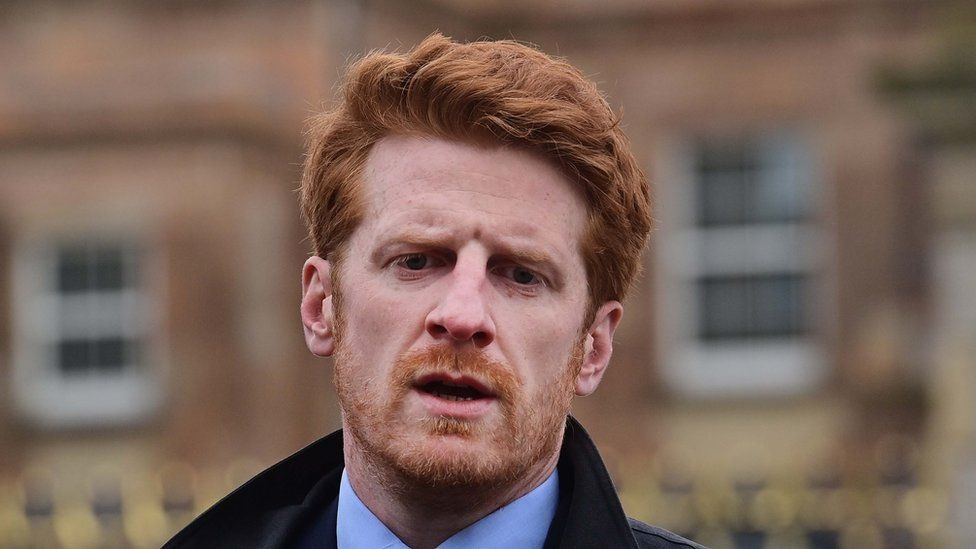 Stormont: SDLP bids to recall assembly over Lough Neagh 'crisis' - BBC News