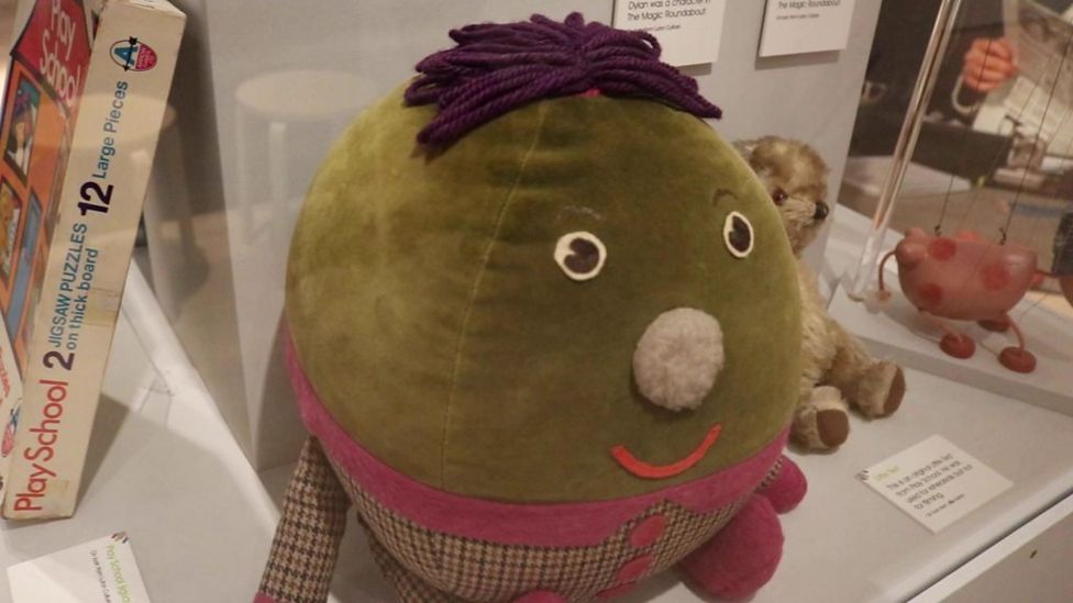 Bodger and Badger star Andy Cunningham dies aged 67 - BBC News