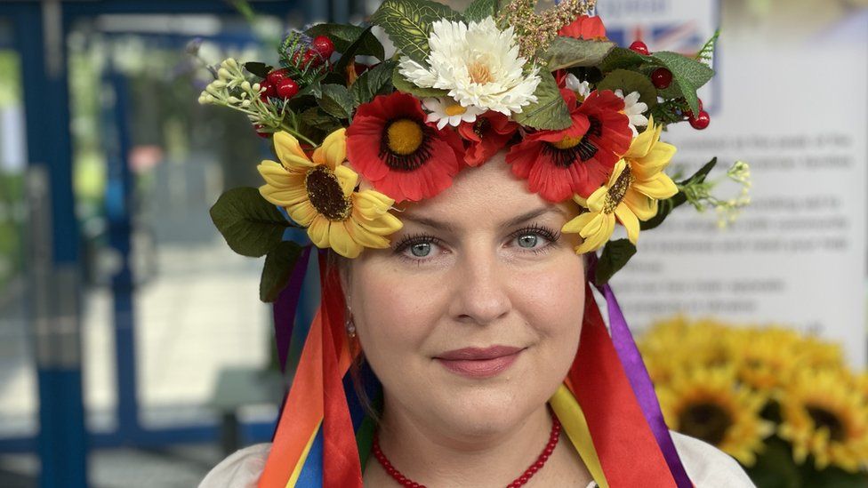 Ukrainian school is 'priceless' and aims to expand - BBC News