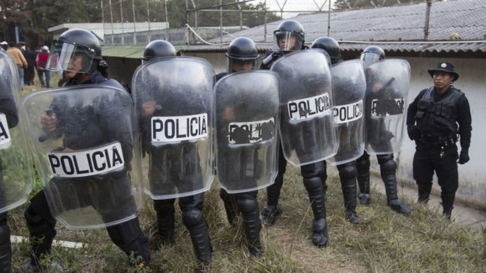 Guatemala City hospital 'gang attack' leaves seven dead - BBC News