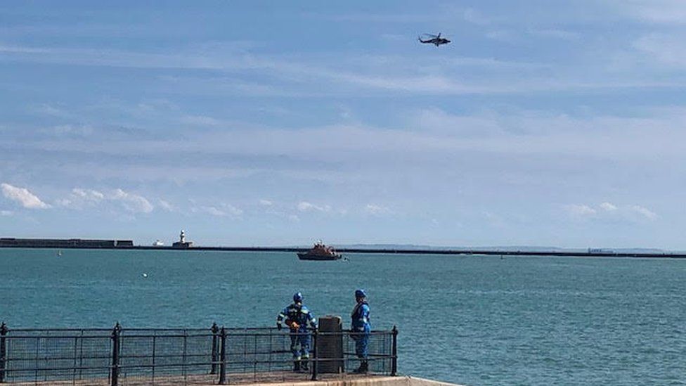 Asylum seeker drowned off Dover as brother arrived in dinghy - BBC News