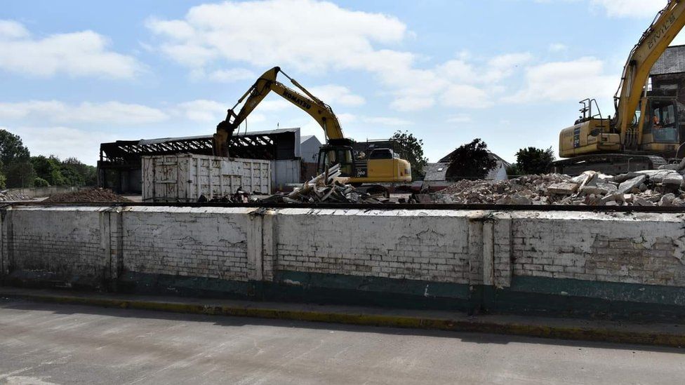 Chester-le-Street bus depot bulldozed after 110 years - BBC News