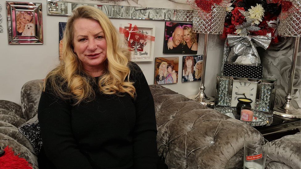 Census: Fewer unpaid carers than 10 years ago - BBC News