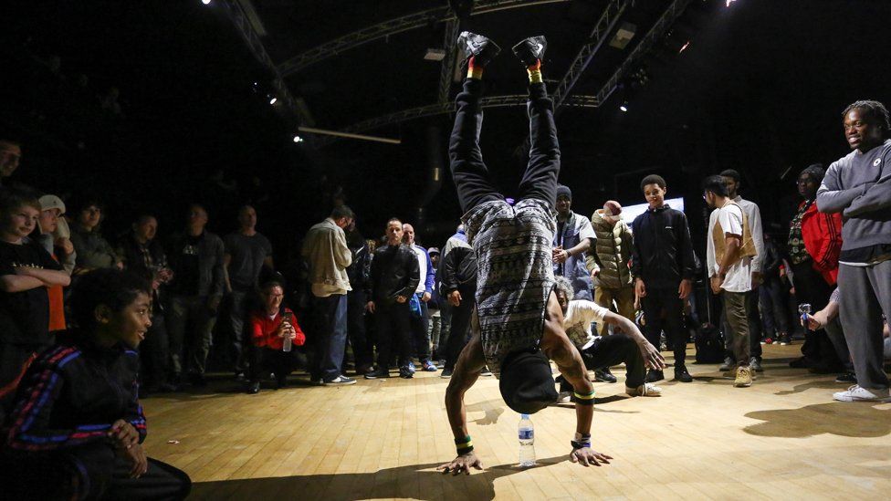 Nottingham hosts over-40s break-dancing competition - BBC News