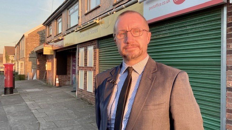 Llantwit Fardre: Murder investigation after woman's body found - BBC News