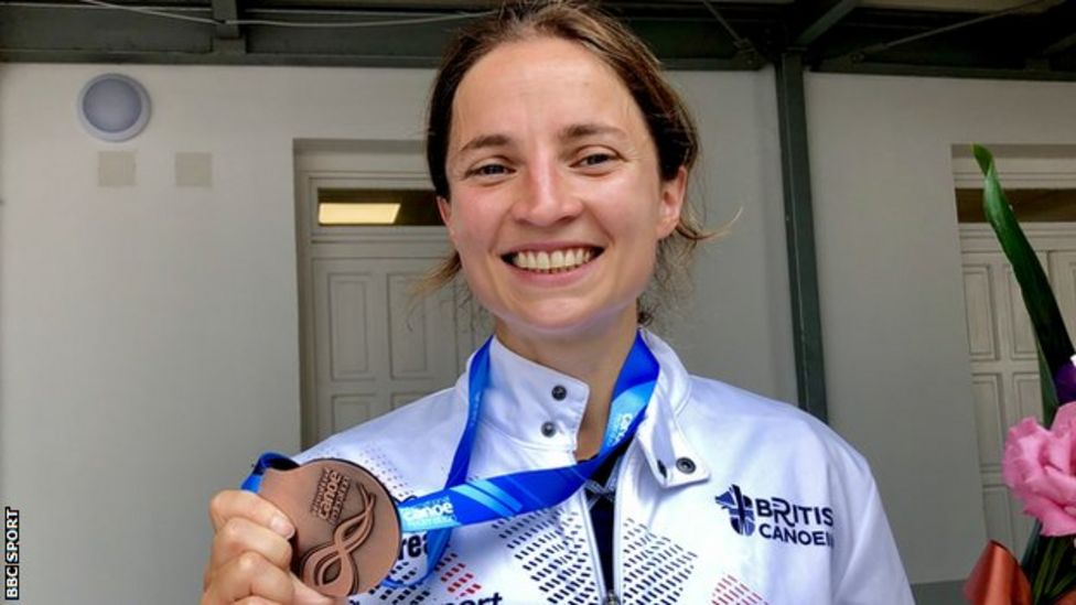 Canoe Sprint World Championships: Liam Heath wins gold in Hungary - BBC ...