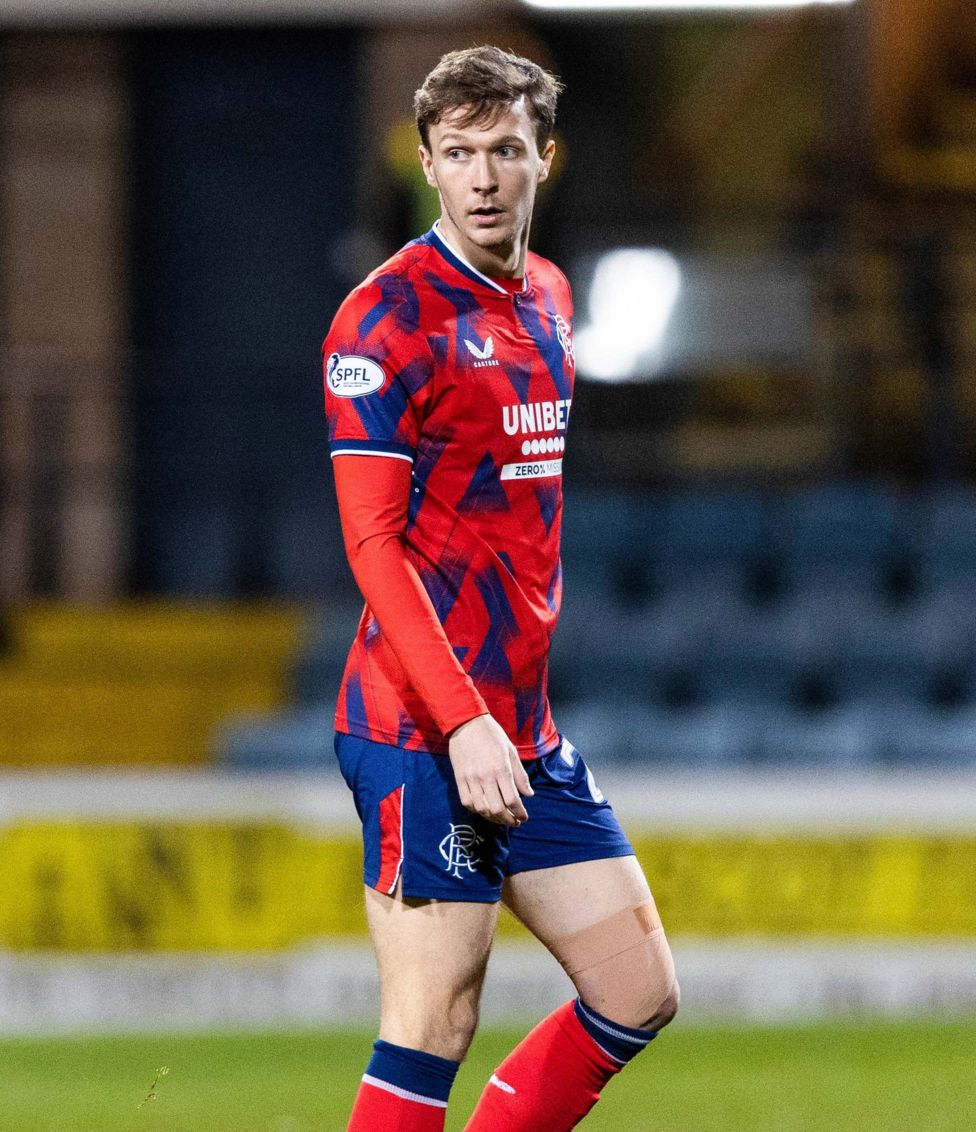 Dowell back in much-changed Rangers team against St Johnstone - BBC Sport