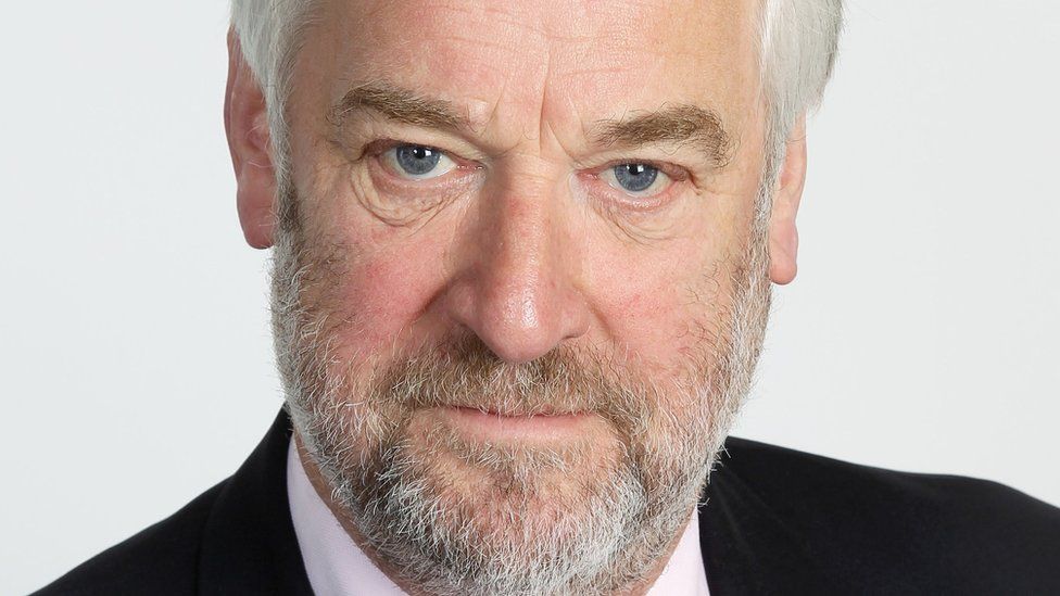 Alex Fergusson honoured with knighthood - BBC News