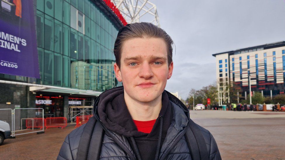 Manchester United fans on the potential sale of the club - BBC News