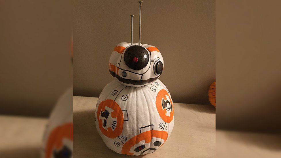 These pumpkin carvers are ready for Halloween - BBC Newsround