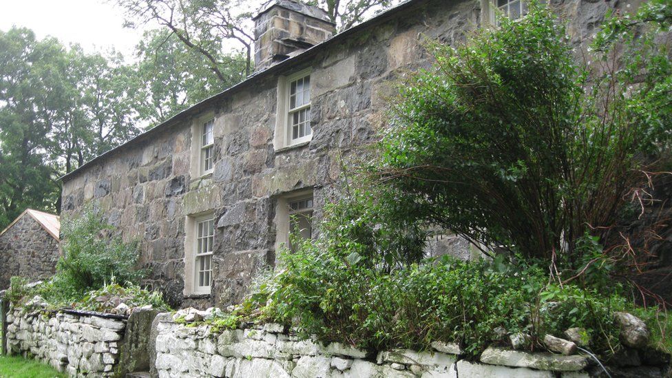 Cwis: Cartref pwy? - BBC Cymru Fyw