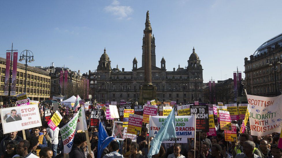 Thousands attend Glasgow anti-racism march and rally - BBC News