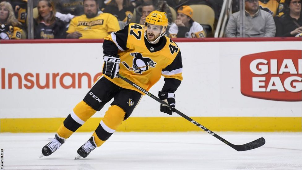 Adam Johnson: Nottingham Panthers forward dies after neck cut in ...