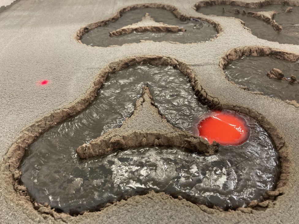Moon dust turned into roads using giant laser beam - BBC Newsround