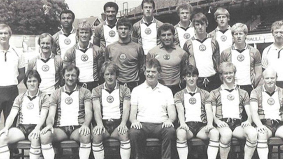 Southampton FC fans' memorabilia sought for exhibition - BBC News