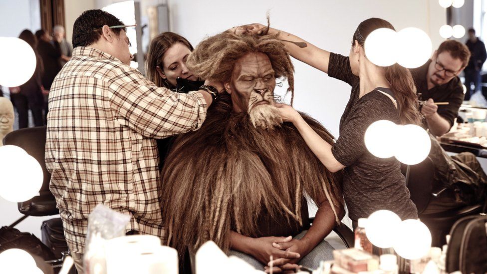 Amazing pictures from The Wiz featuring Ne-Yo and Mary J Blige - BBC News