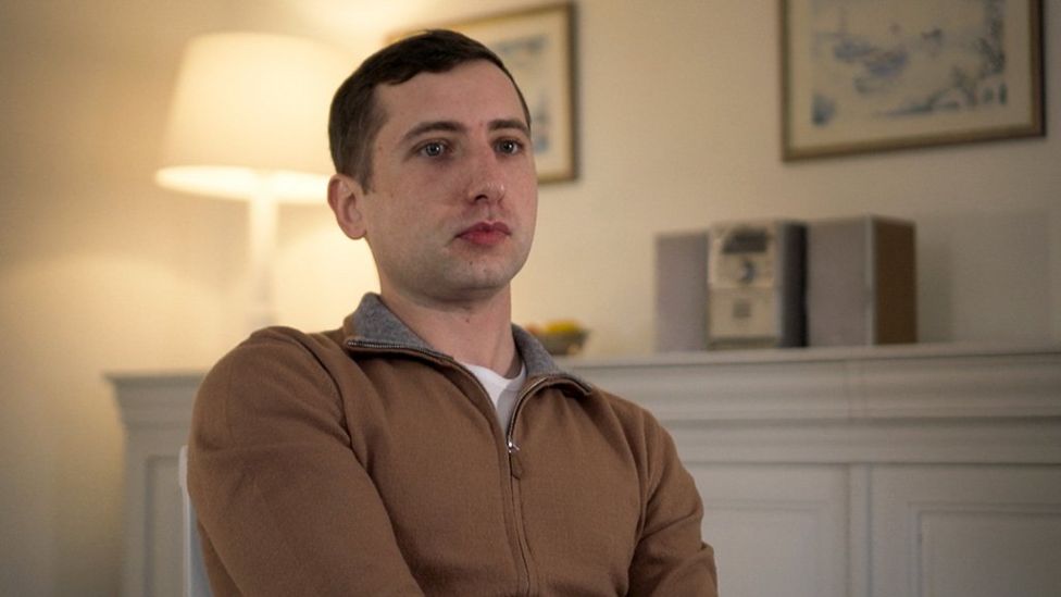 Ex-inmates reveal details of Russia prison rape scandal - BBC News