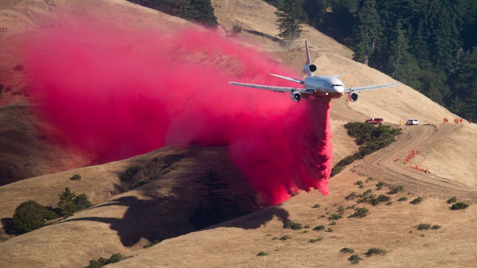 California struggles to contain wildfire near Los Angeles - BBC News