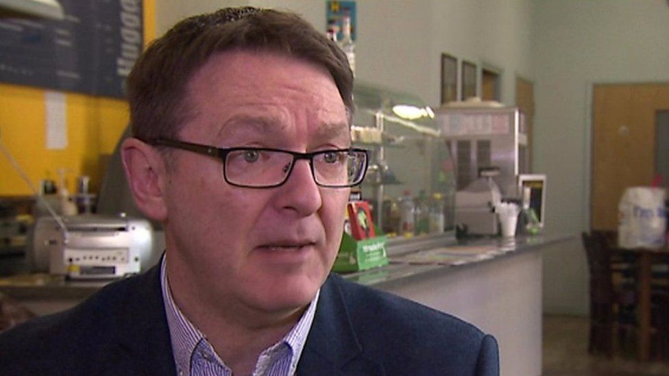 Cardiff homelessness: Should you donate tents to people? - BBC News