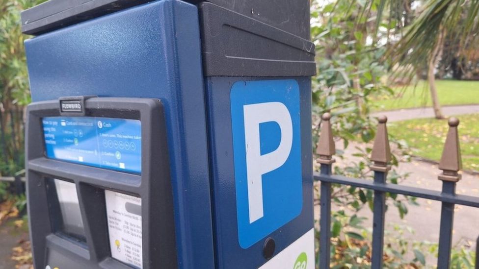 Devon paid parking plan should not proceed, council told - BBC News