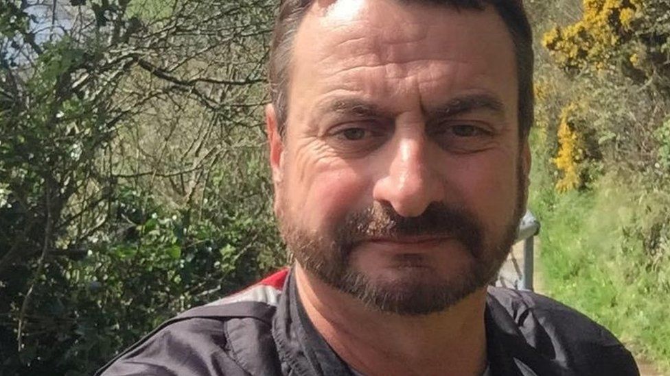 Jordanstown crash: Motorcyclist killed was Andrew Nesbitt - BBC News