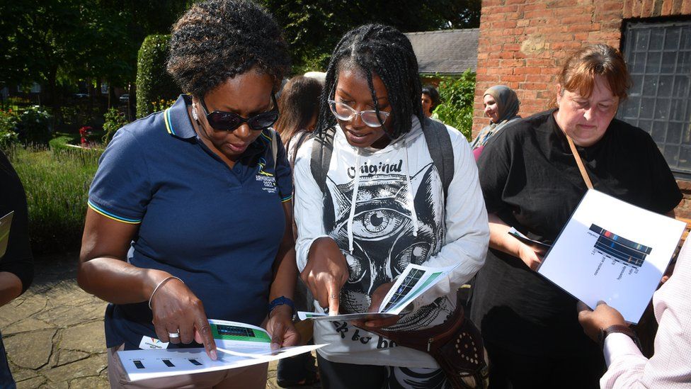 Science and curiosity festival returns to Nottingham - BBC News
