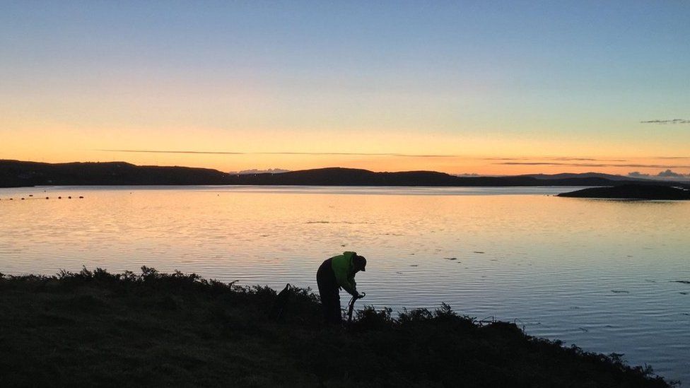 Lewis seaweed firm signs new export deal - BBC News