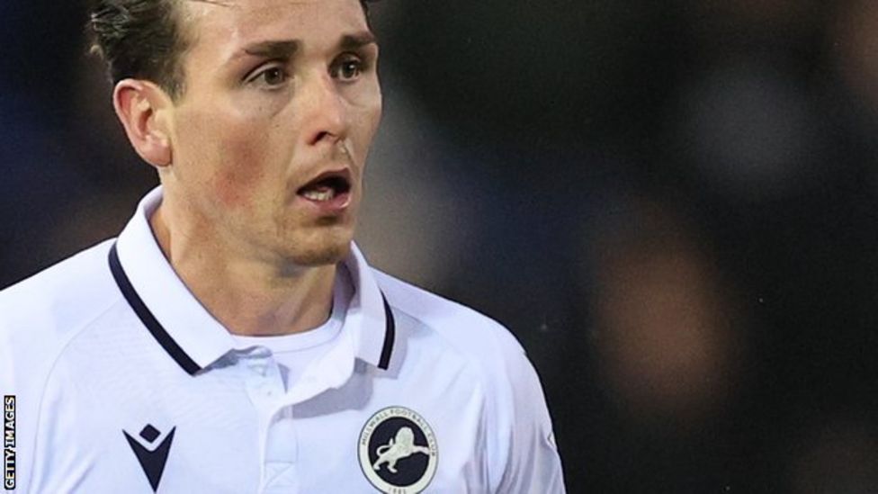 Danny McNamara: Millwall right-back signs new contract - BBC Sport